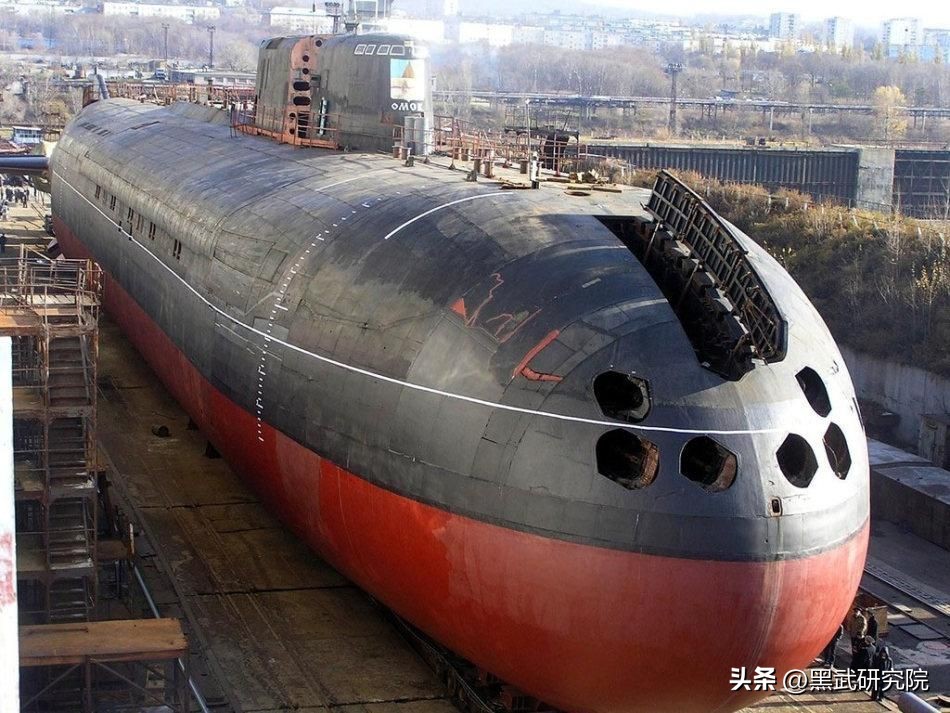 Russian Nuclear Deterrent: Oscar II Class Nuclear Powered Cruise ...