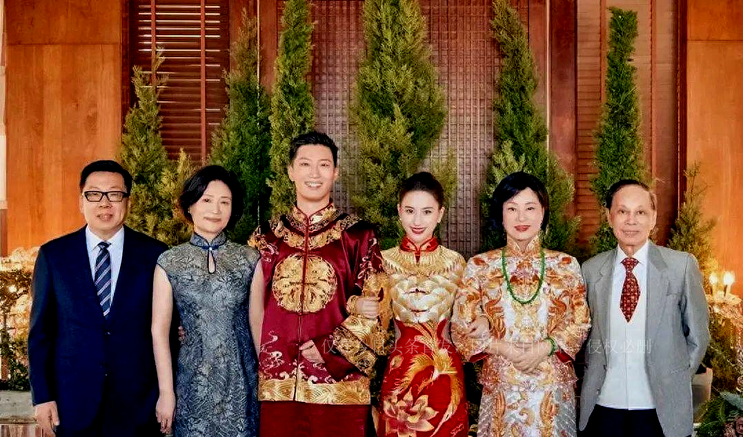 Do you show off your wealth in a tacky way and look ugly? He Chaolian's ...