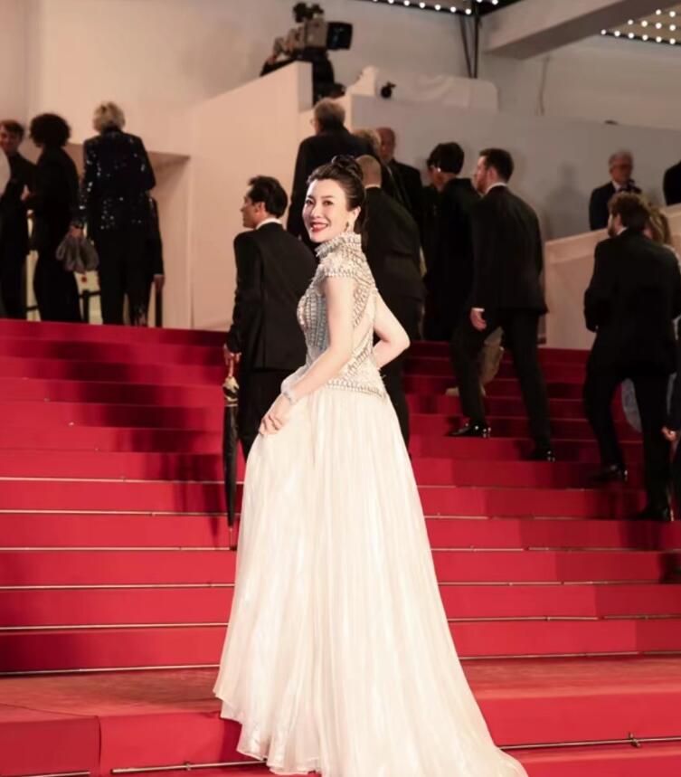 Fake love, exposed, like a security guard, no one to shoot, the 76th ...