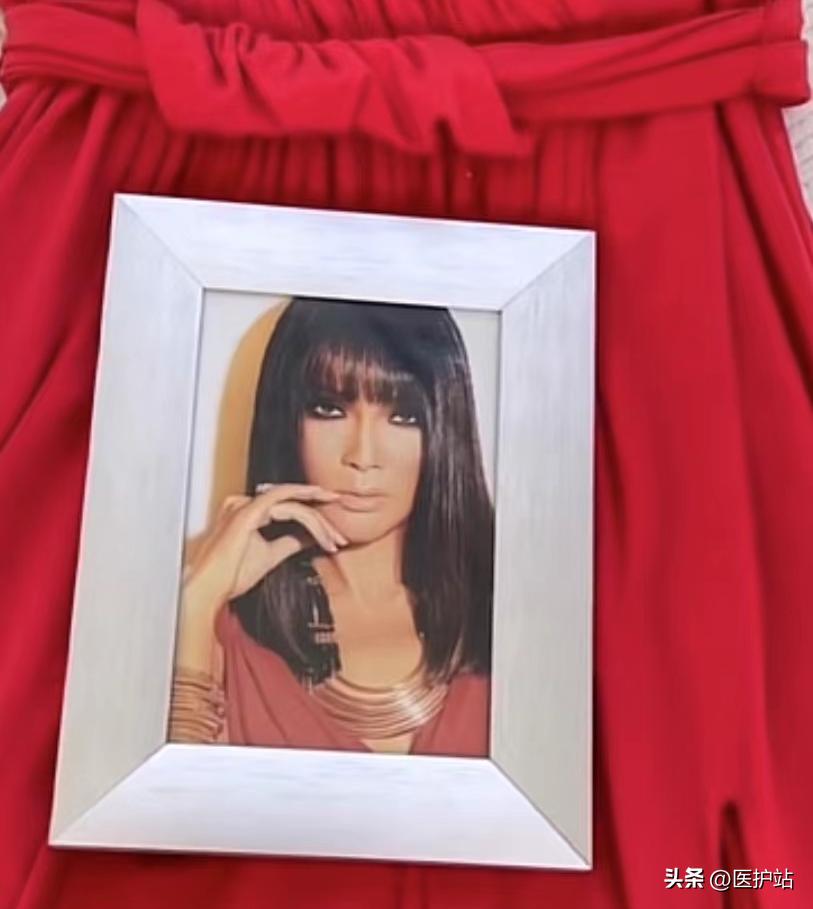 58-year-old female singer Zhang Mi was sentenced to death and lived to ...