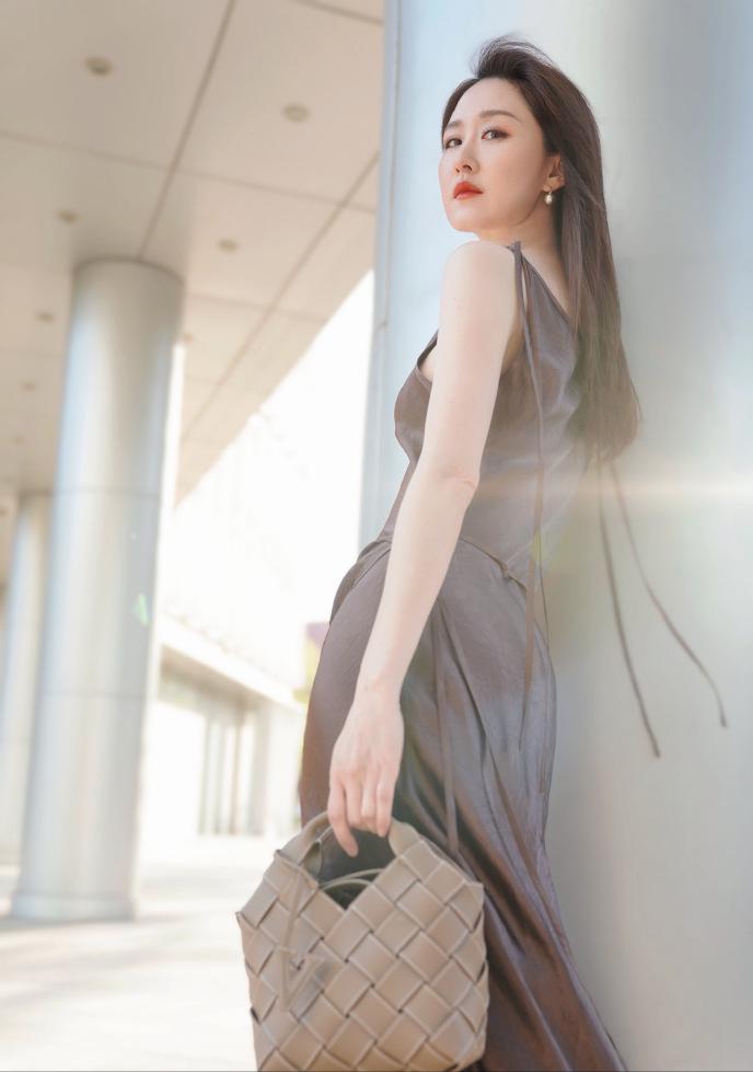 "The New World of Wife" 04: Liang Yuan, played by Zhang Wen, is actually the most lovable female ...