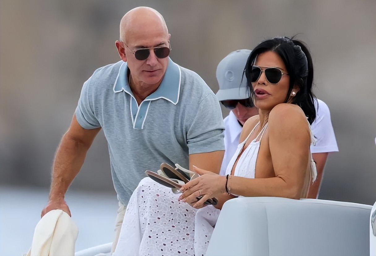 Bezos proposed successfully! Marrying a 54-year-old beautiful girl ...
