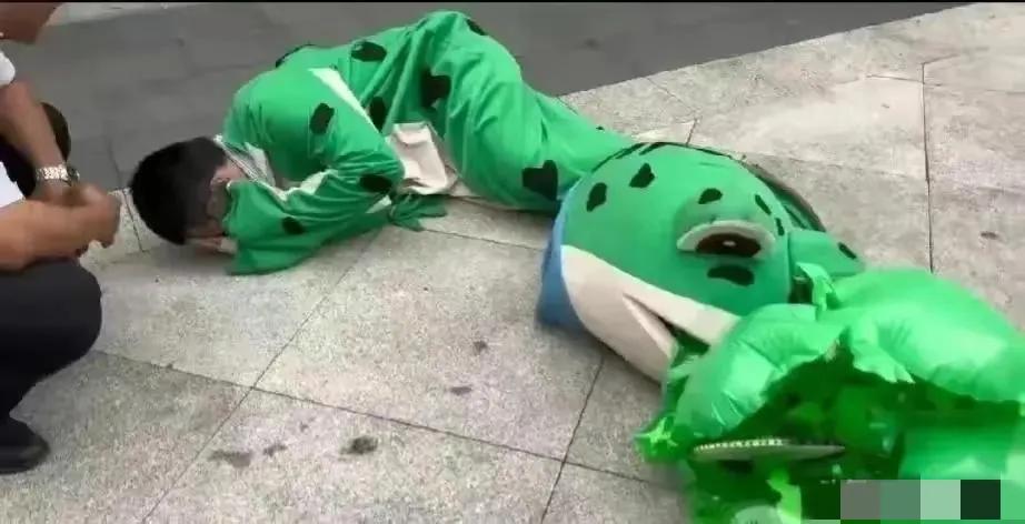 The security guard beat up a teenage frog seller. Why can't a frog be ...