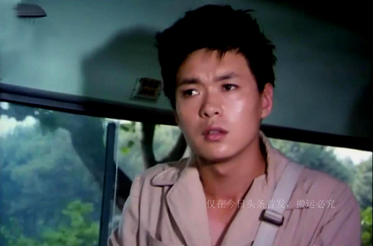 Popular movie star Chi Zhiqiang was imprisoned for "hooliganism" 30 ...