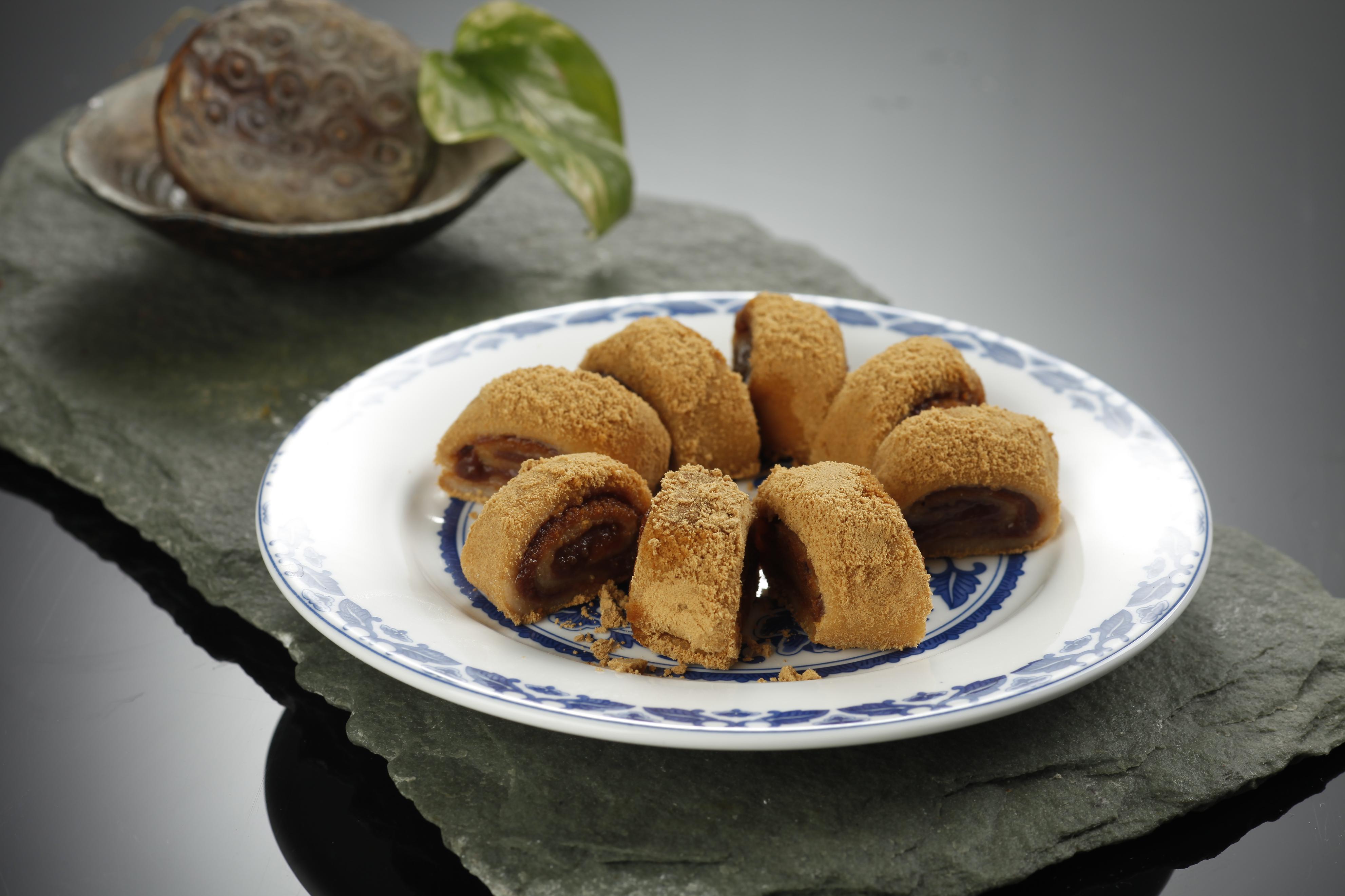 Eat the "loess" flying in the sky - the old Beijing donkey rolls - iNEWS