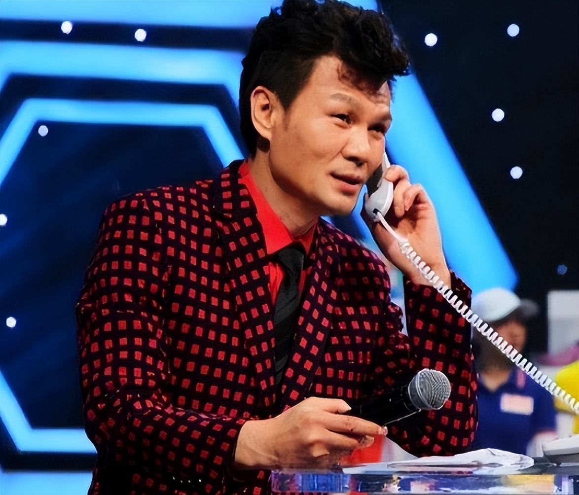 Host Li Bin: From the smash hit to the cold tea, now the 57-year-old ...