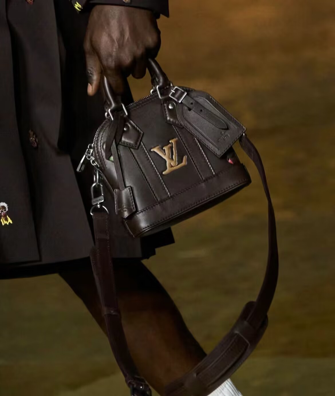 lv2024 men's new style girls also scream - iNEWS