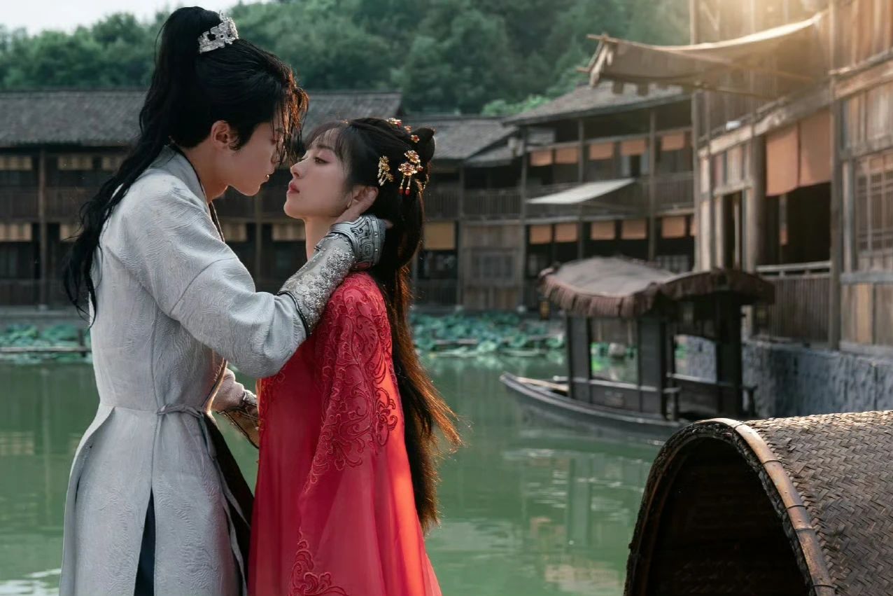 The first stills of "Da Feng Watcher", Tian Xiwei's appearance is ...