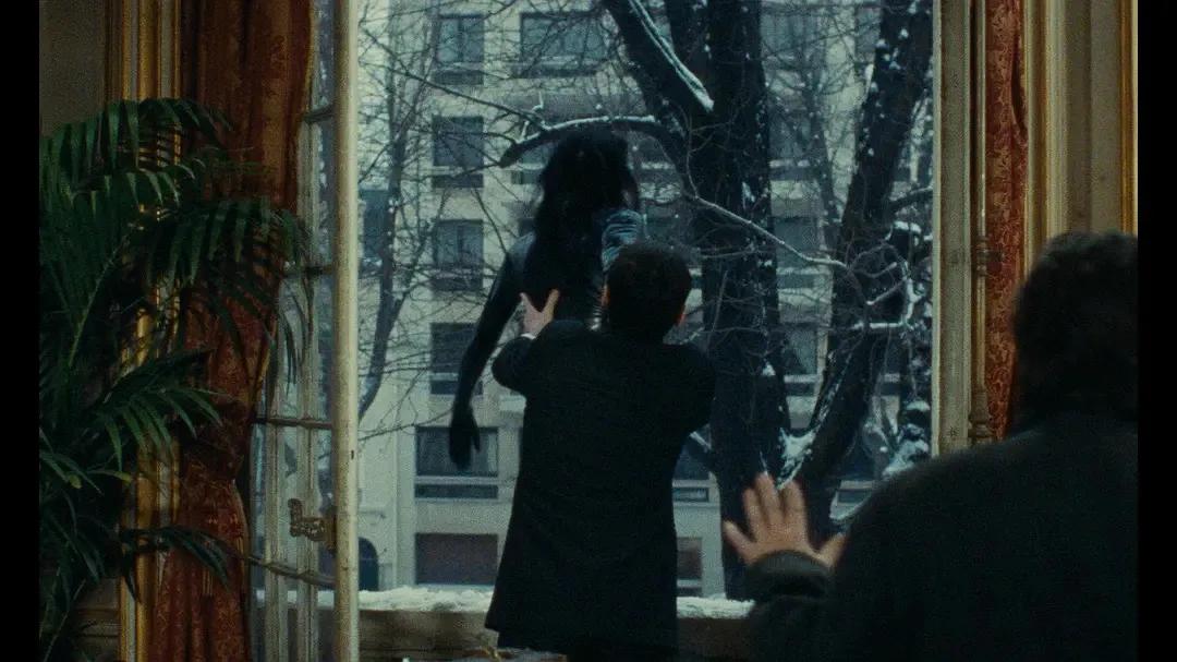 "Misty Tribulation": Chaotic Reflexivity and Wandering Body - iNEWS