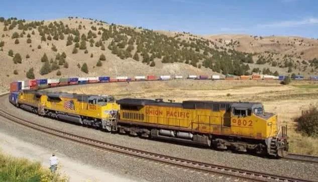 The longest train in the world: 7353 meters, 682 sections and 8 ...