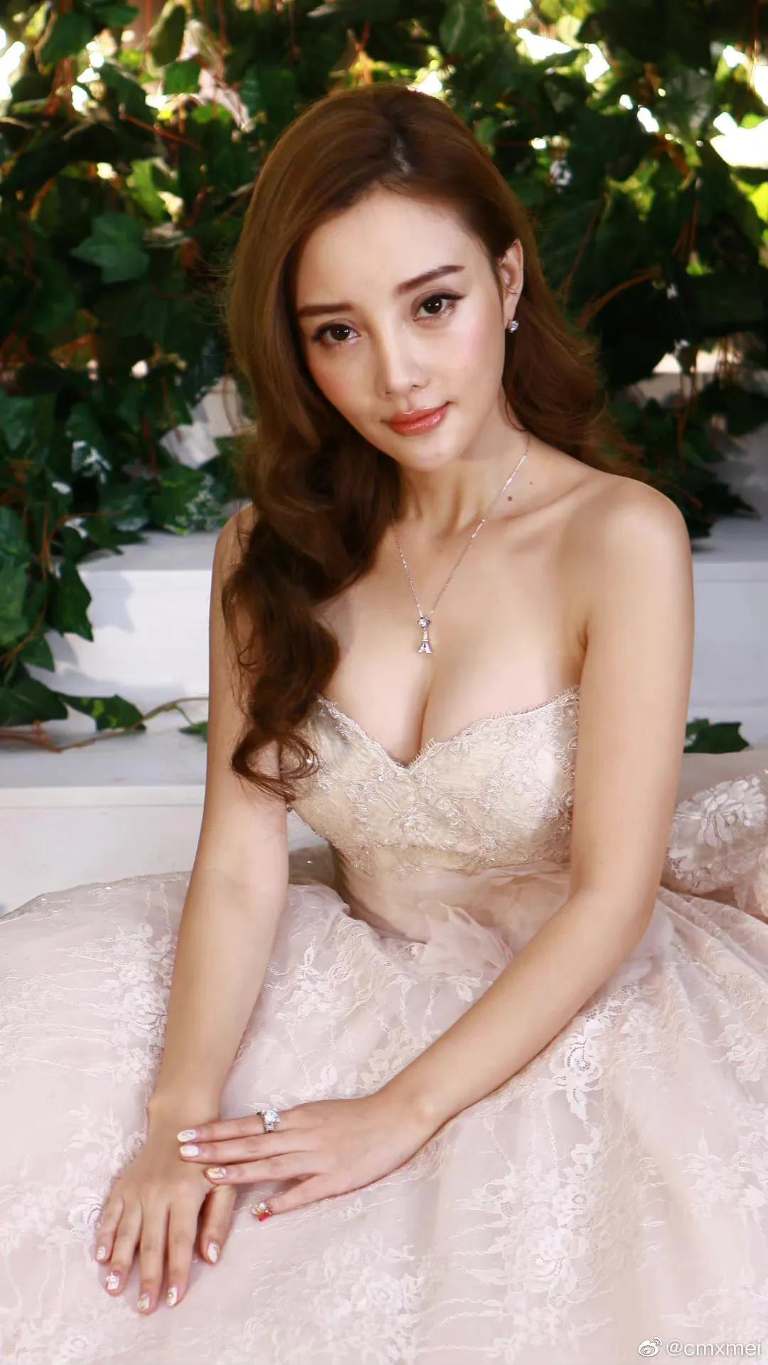 Actress Character Photo Album: Li Xiaolu - iNEWS