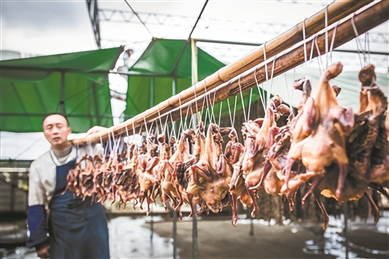 The autumn wind starts to eat the preserved meat and it is delicious to ...