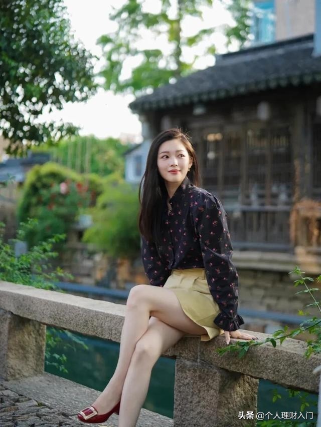 Girls from Suzhou have a particularly pleasant accent, soft and waxy ...