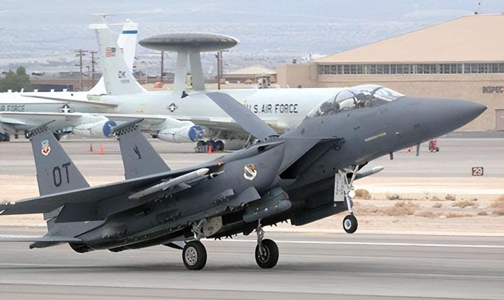 The United States deploys F-15E fighter jets to strengthen combat ...