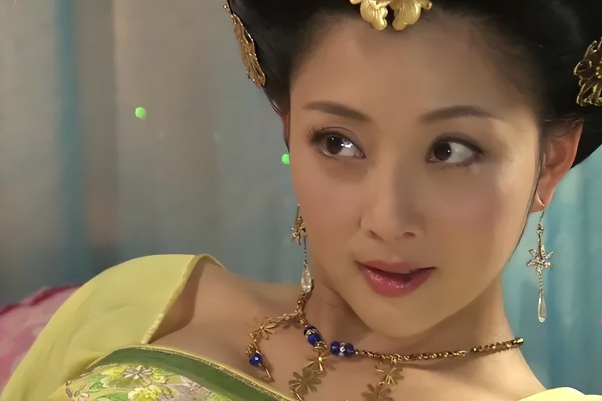 "Yin Tao-Yang Yuhuan"'s pure and lustful outfit is stunning, how could someone say dirt? - iNEWS