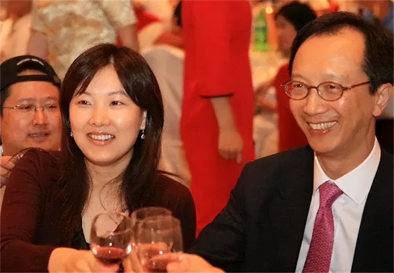 Hong Kong's "God of Wealth" married Fu Mingxia, who was 26 years ...