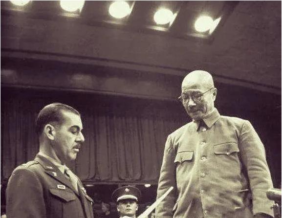 Tojo Hideki was hanged at the scene, trembling with fear, the ...