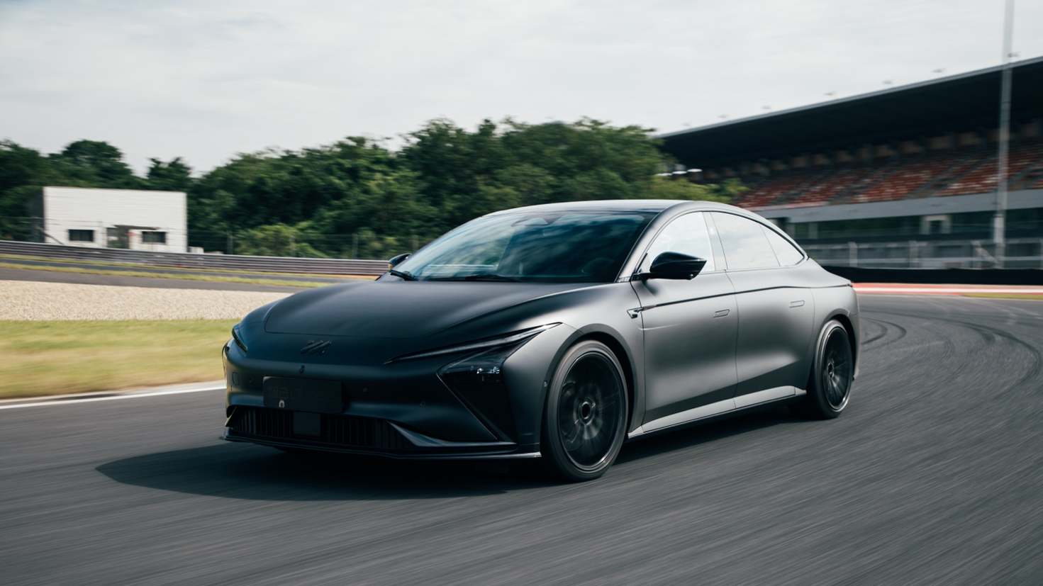 China's first high-performance electric vehicle launched - iNEWS