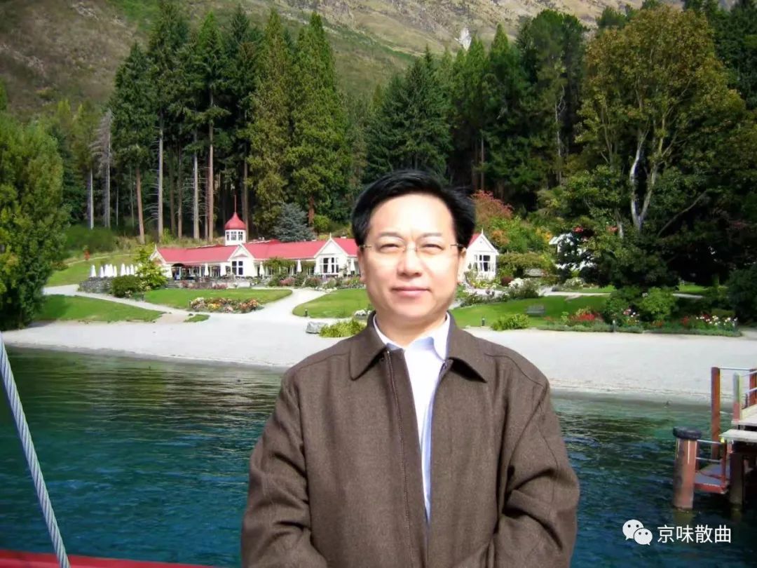 "Selected Sanqu" Li Fuxiang: A few strings of pearls hang from the ...