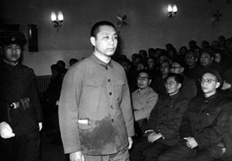 When the Gang of Four was arrested, Wang Hongwen had the most violent ...