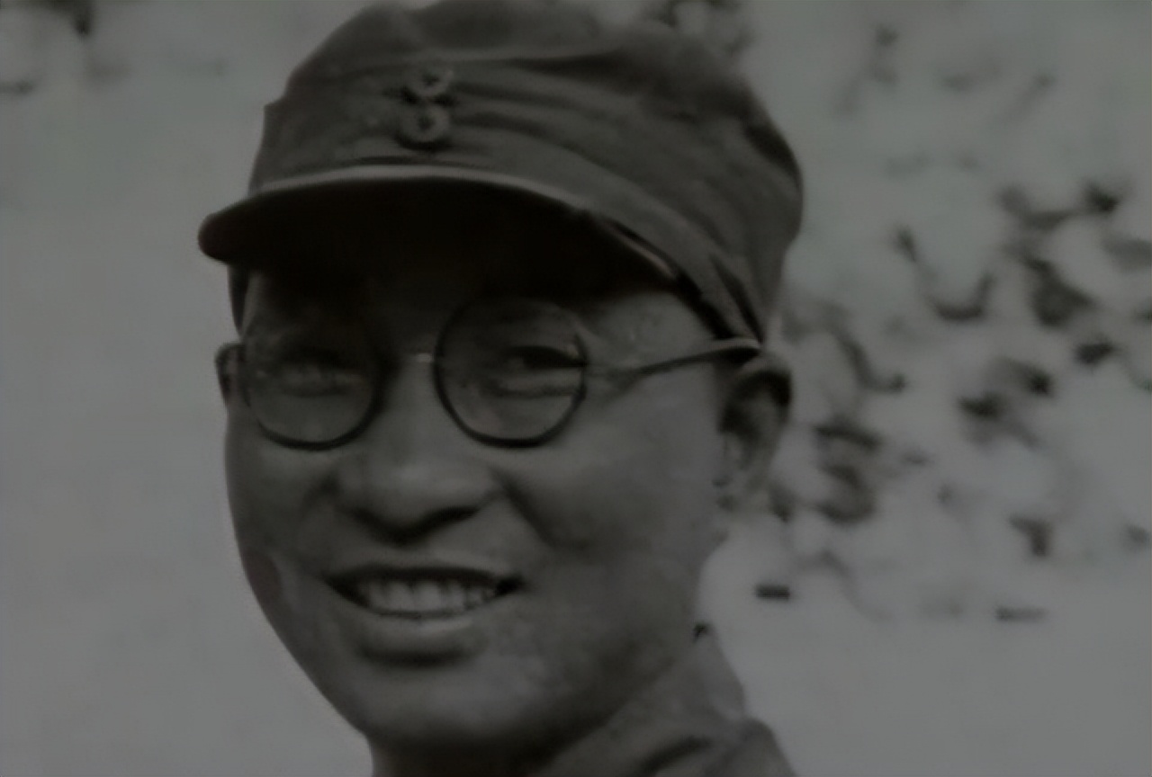 The founding general Chen Geng is informal, and he is fearless in war ...
