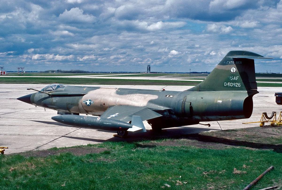 From 290 meters to 39 meters, the US fighter plane exploded in the air ...