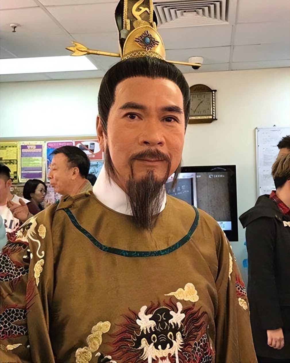 Grandfather and grandson love, 72-year-old actor Li Longji plans to ...