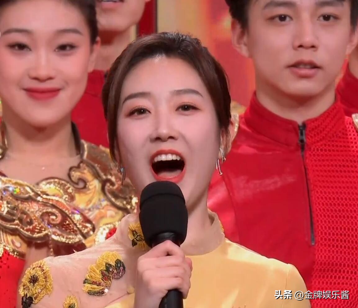 The host of the Lantern Festival is still the same crew!Why don't Li ...