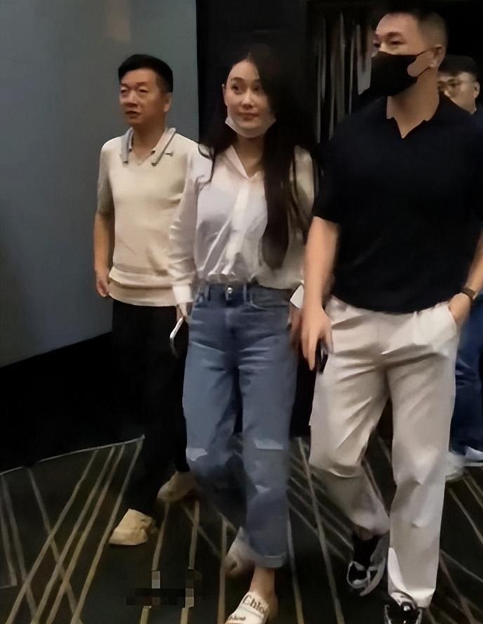 Zhang Xinyu and He Jie are rarely in the same frame! The couple showed ...