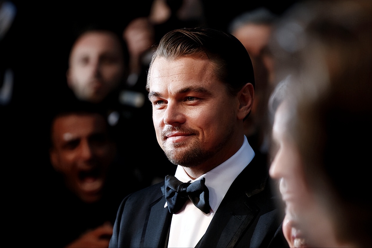 Does Leonardo know that his name is Xiao Lizi? To this question, the ...