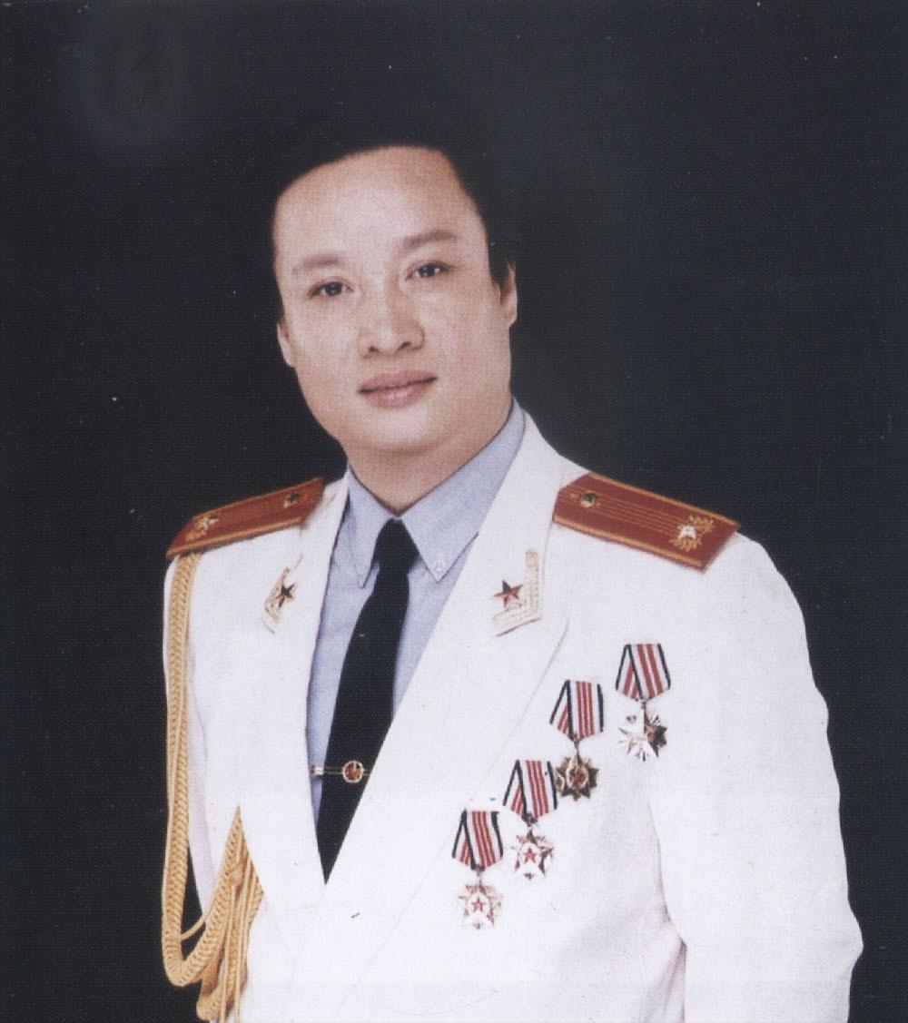 Yan Weiwen: Accompanying his wife to fight cancer for 32 years, his son ...