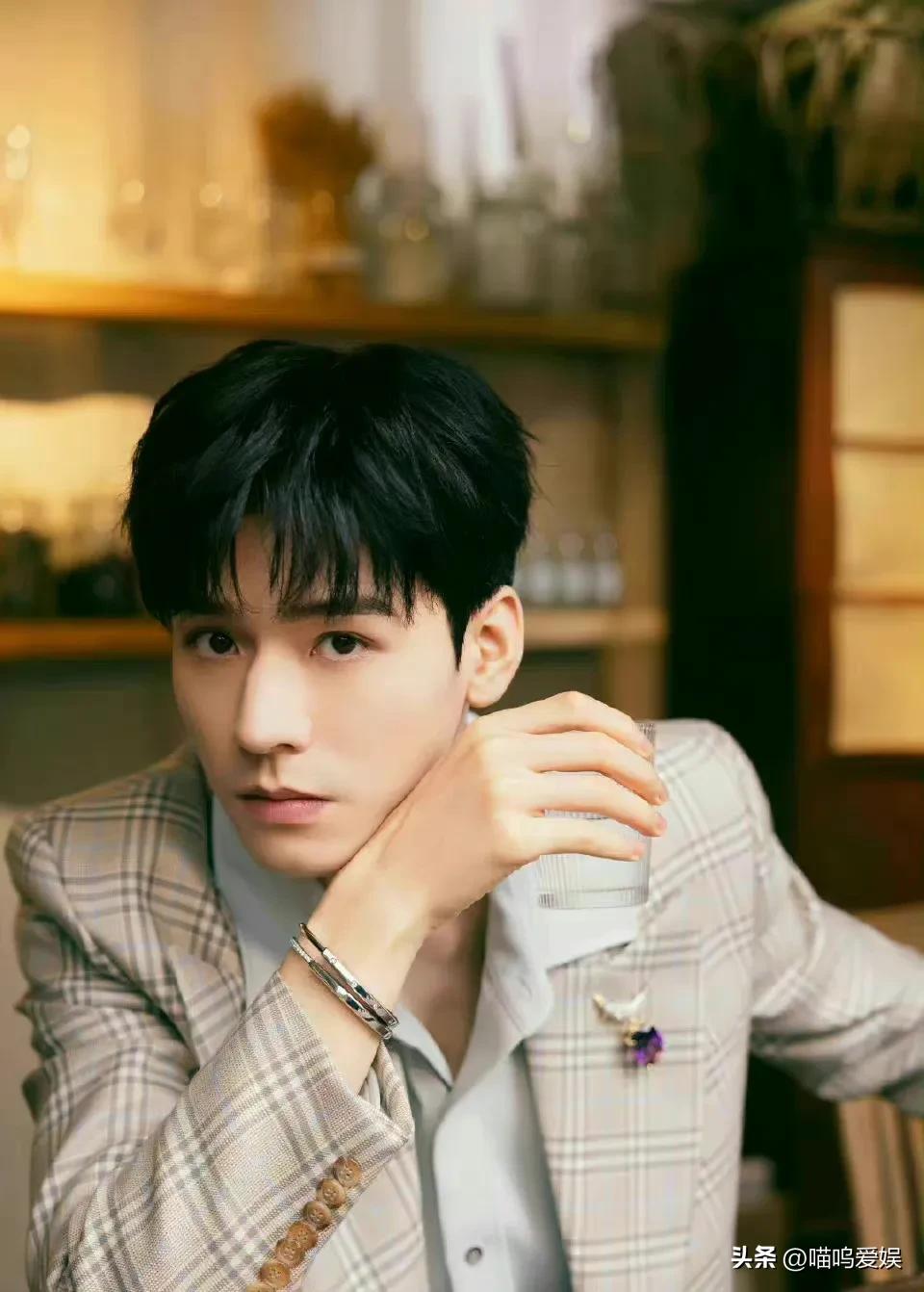 Eat melon? Zhao Liying Gong Jun Luo Yizhou Zhang Jingyi Bai Yu Zhou Ye ...