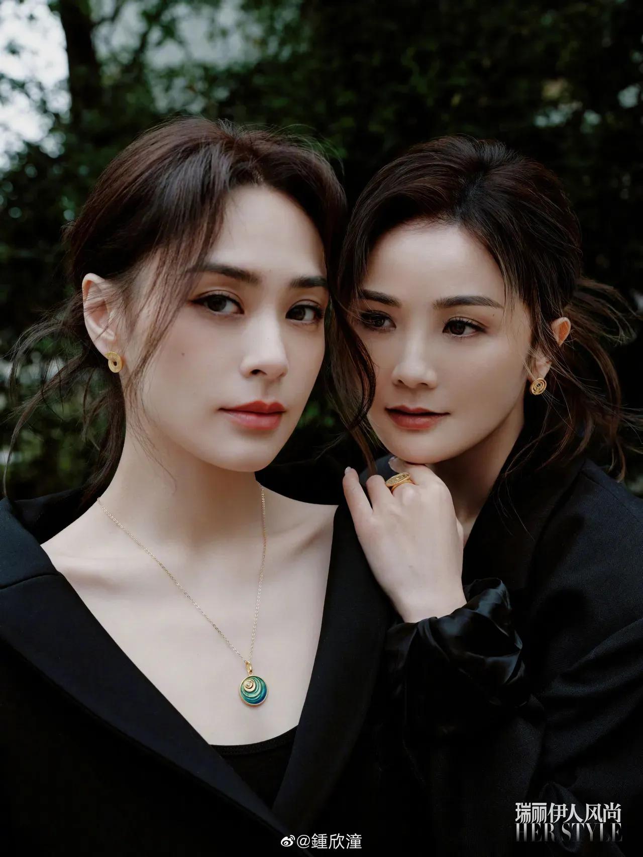Gillian Chung and Charlene Choi take photos together - iMedia
