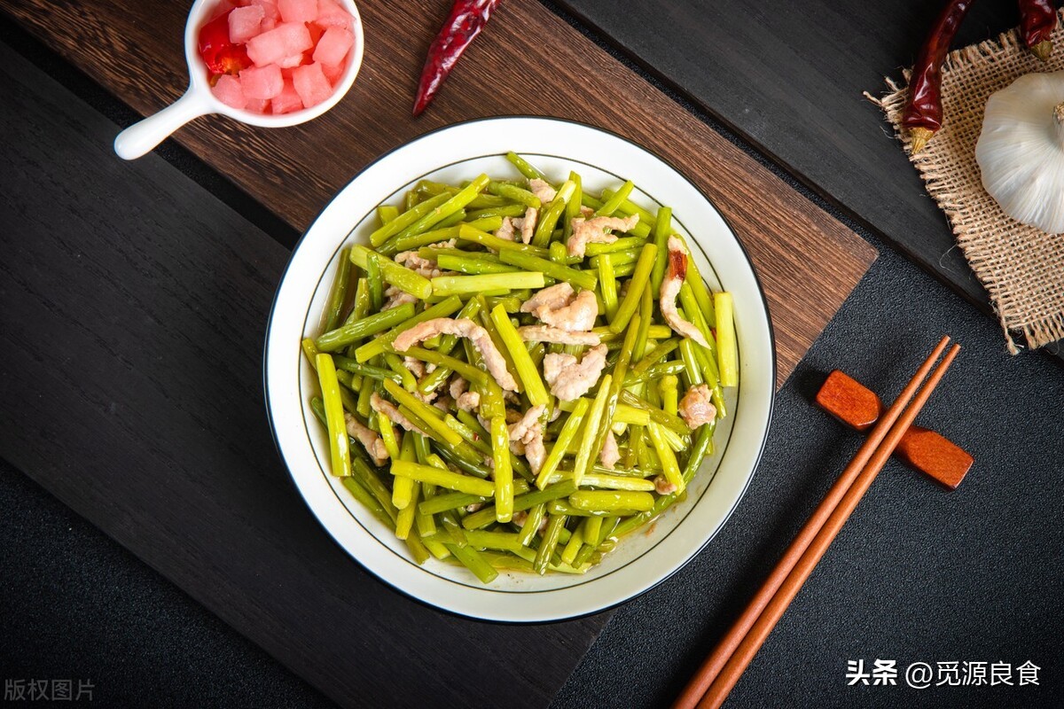 When buying garlic moss in spring, you need to distinguish between ...