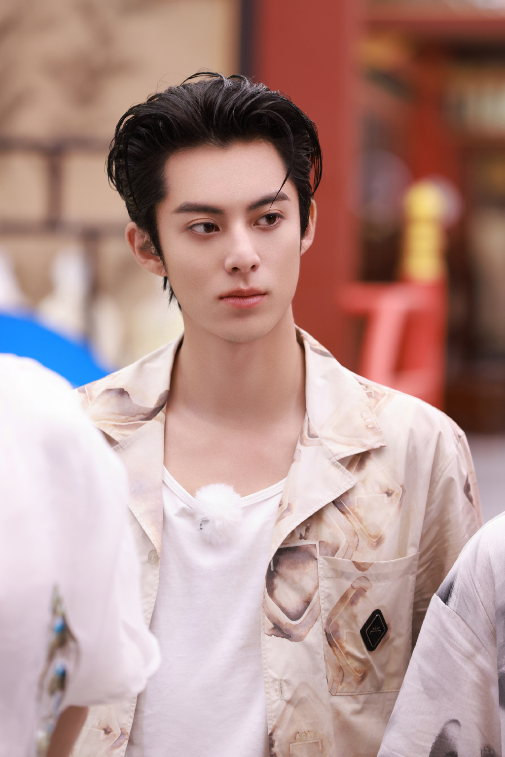 Wang Hedi's "Wan Juan Feng Ya Ji": Traveling through the prosperous ...