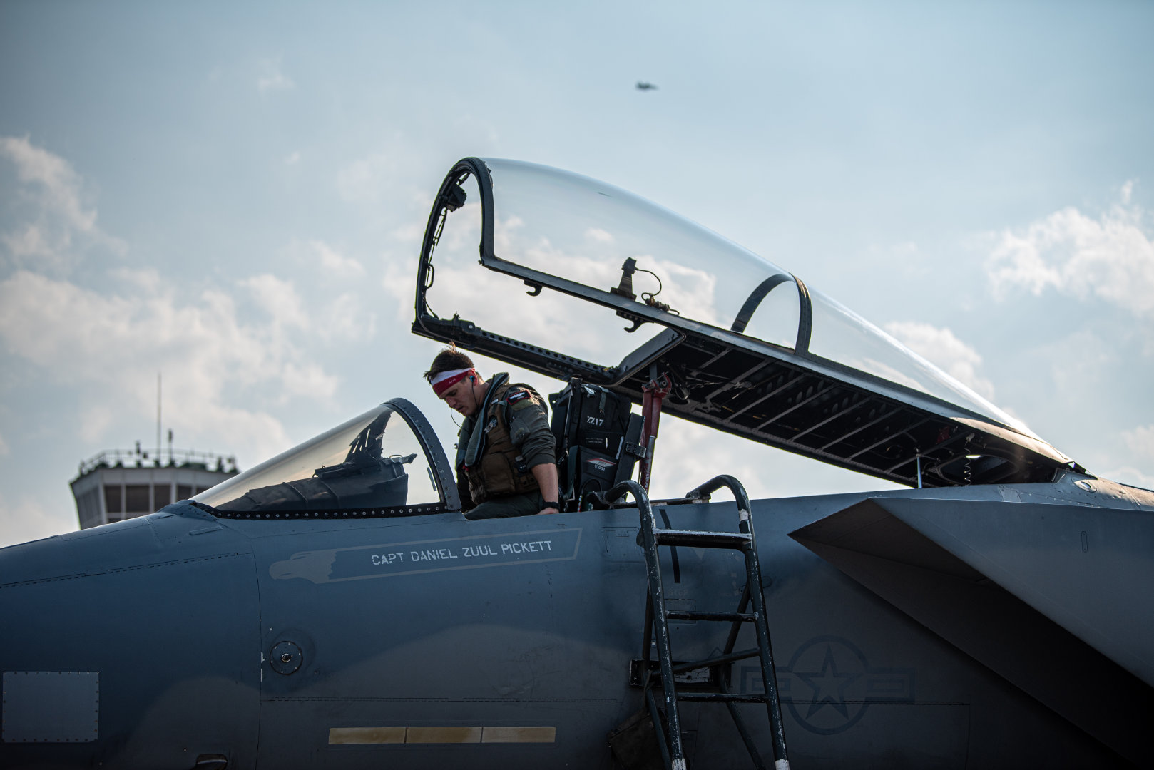Pilots of 67th Fighter Squadron return after successful flight in F-15C ...