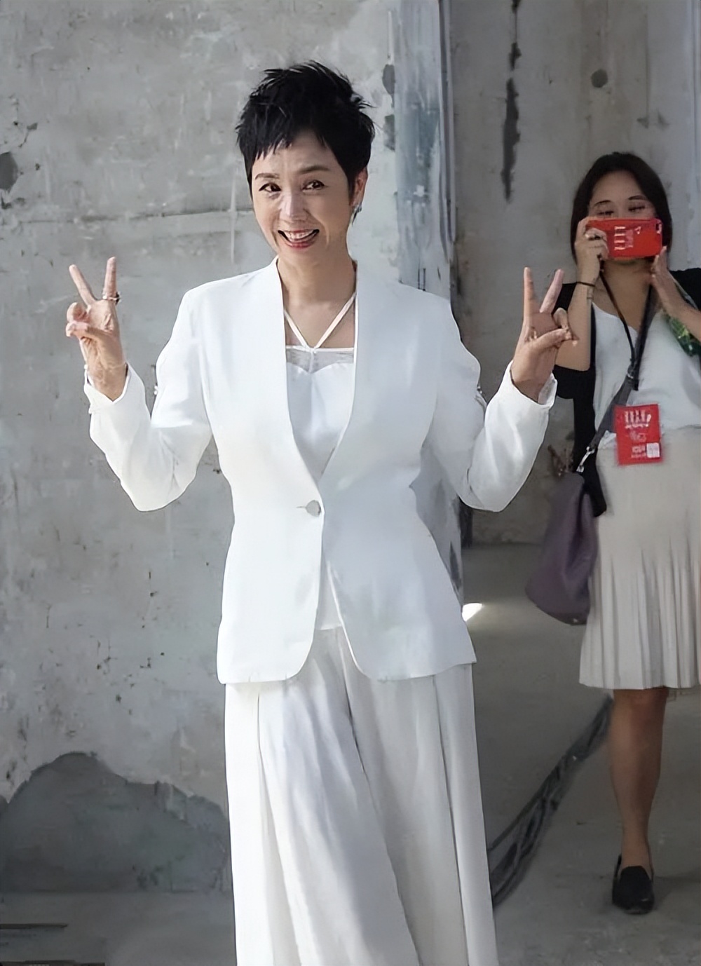 The same wrinkled face, 56-year-old Jiang Wenli's aura is not as good ...