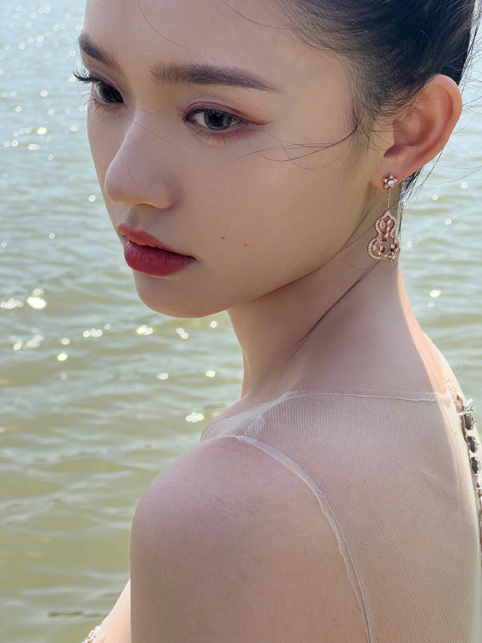 The goddess "Lin Yun" is like a mermaid, you can see enough beautiful ...