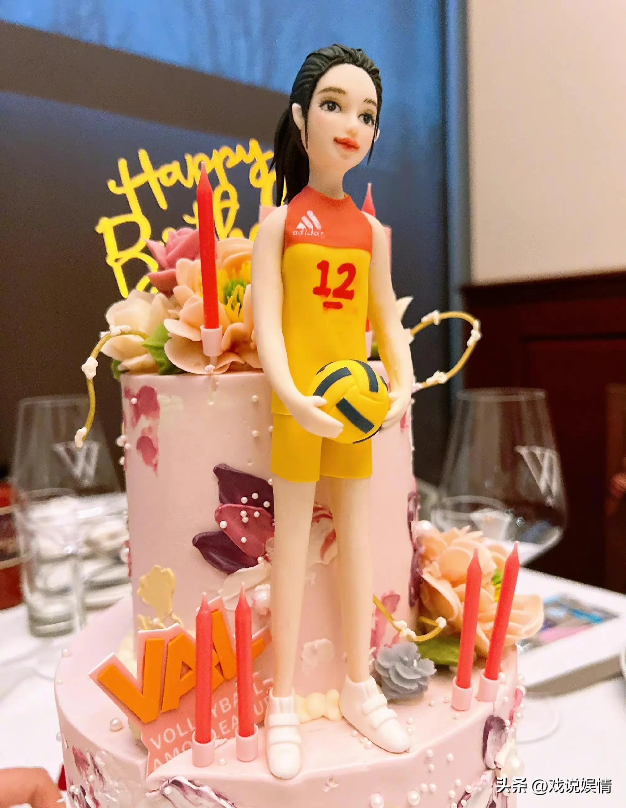 Hui Ruoqi posted a photo of her husband and wife on her 32nd birthday ...