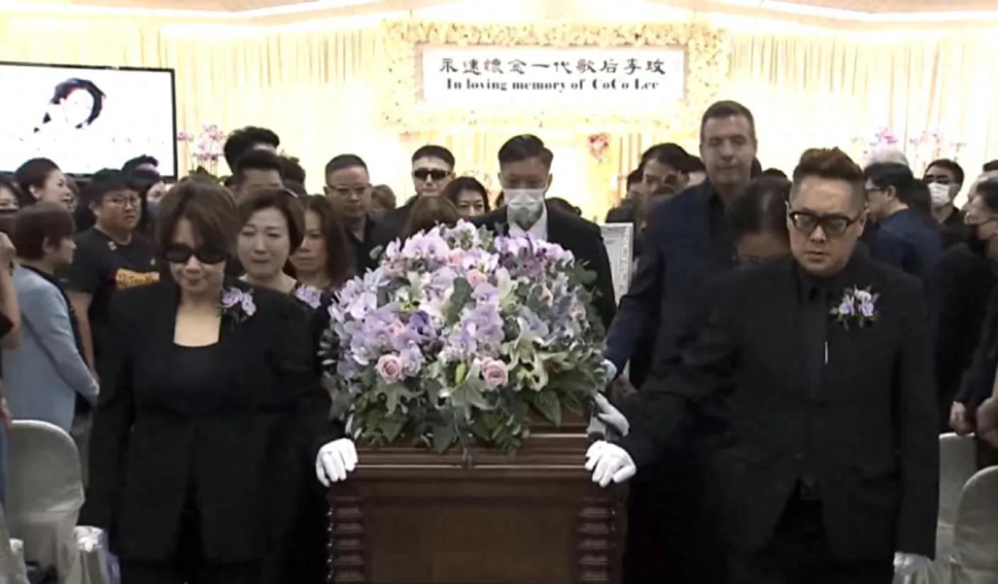 Coco Lee's official funeral, the moment the coffin entered the ...