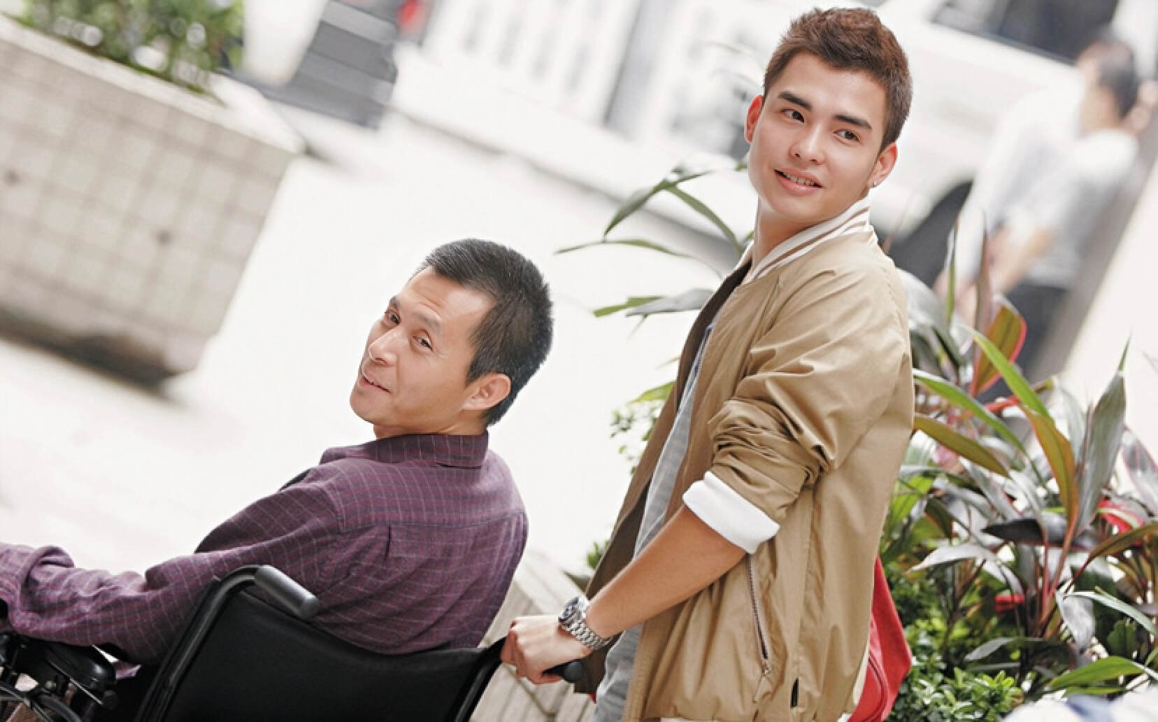 The well-known Hong Kong actor came back to film a drama, with a strong ...