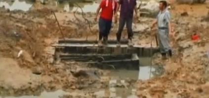 A human leg grew out of a coffin that had been buried for two thousand ...