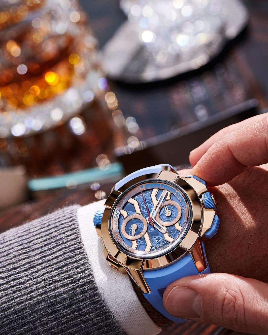 A good day starts with a good watch - iNEWS