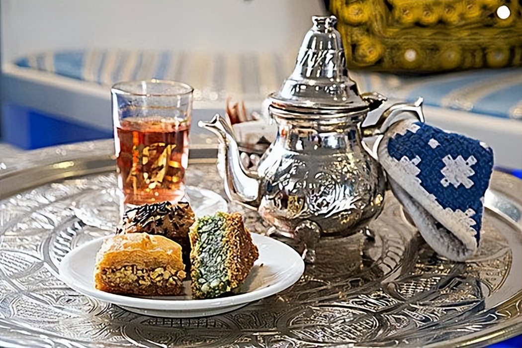 The importance of tea in Greek culture, development and change from the ...