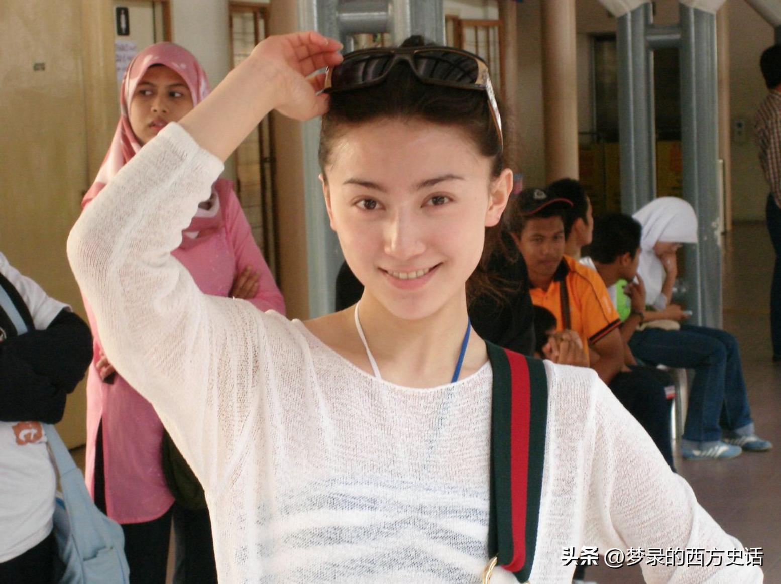 You Xiaogang: Married Zhou Tingyi 30 years younger for the third time, and gave birth to two ...