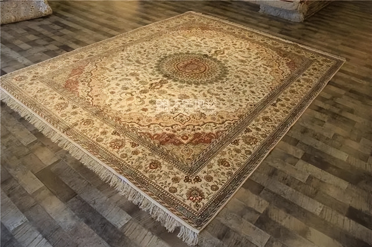 Yemeni hand-woven carpets endow a unique artistic style and cultural ...