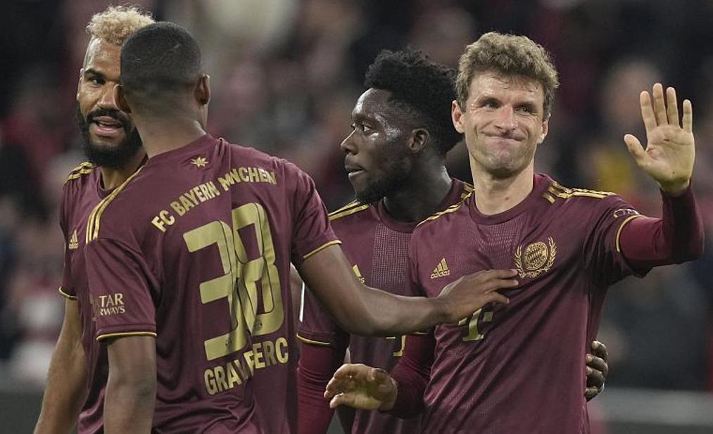 Another outrageous mistake in the Bundesliga!Goalkeeper slips the pass ...