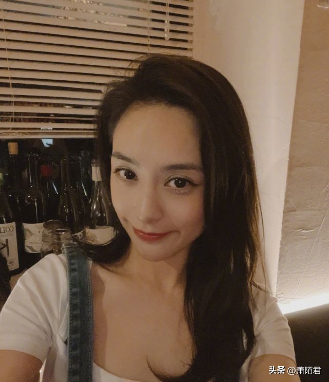 Xu Zheng gathered with all the actresses, took a photo with Gillian on ...