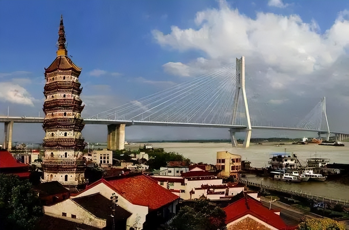 Anqing: Abandoned development across the river completely, turned to ...