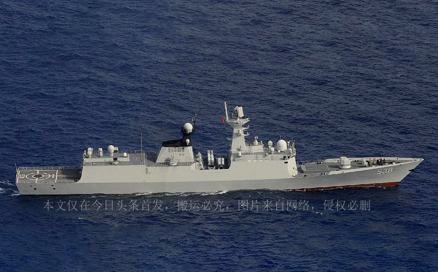 054A is approaching Taiwan Island, Taiwan warships are in front, and the People's Liberation ...